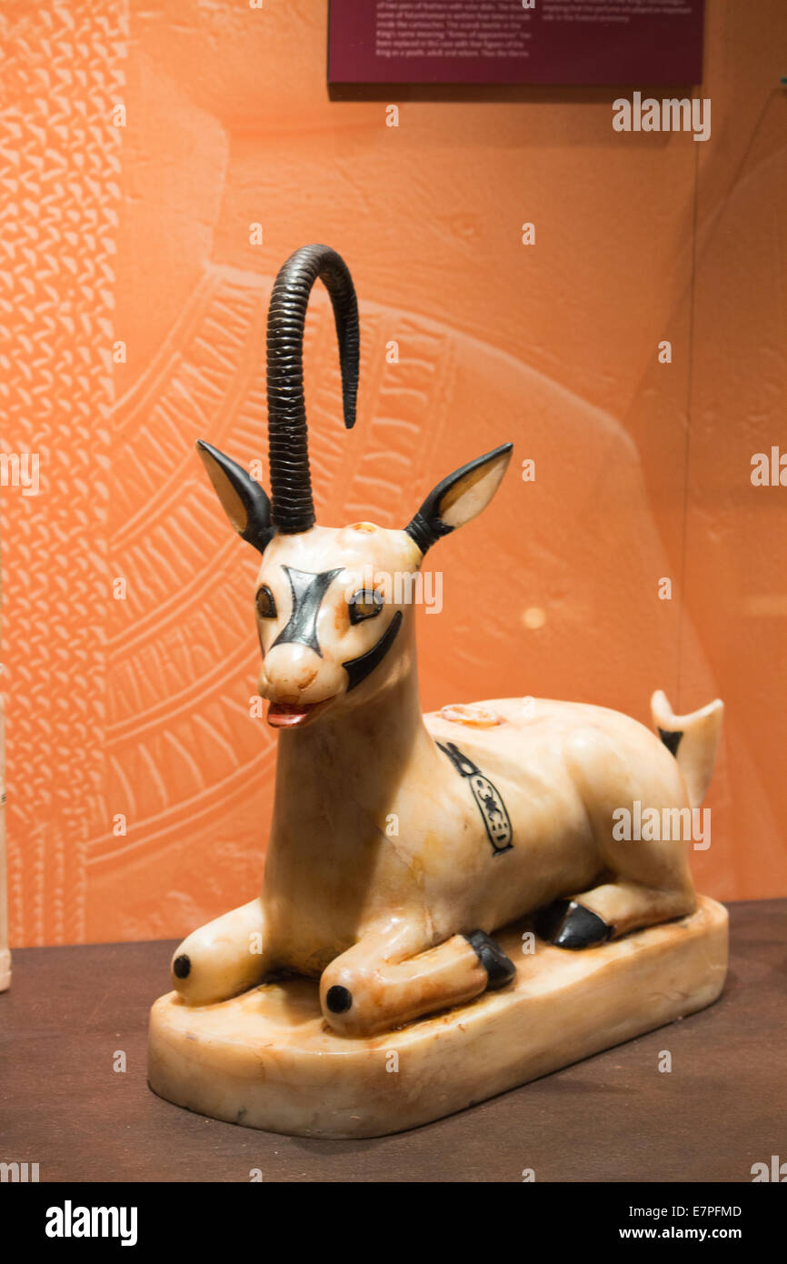 King tut's tomb painting hi-res stock photography and images - Alamy