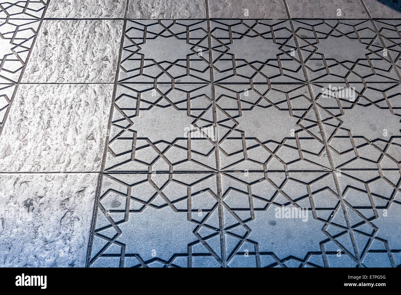 Traditional style pavement hi-res stock photography and images - Alamy