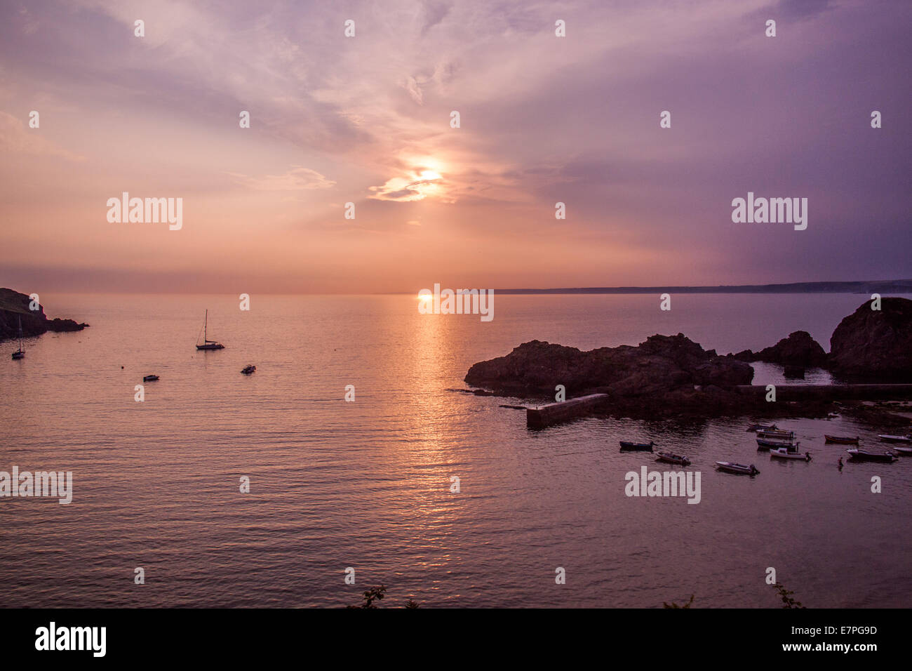 Salcombe sunset hi-res stock photography and images - Alamy