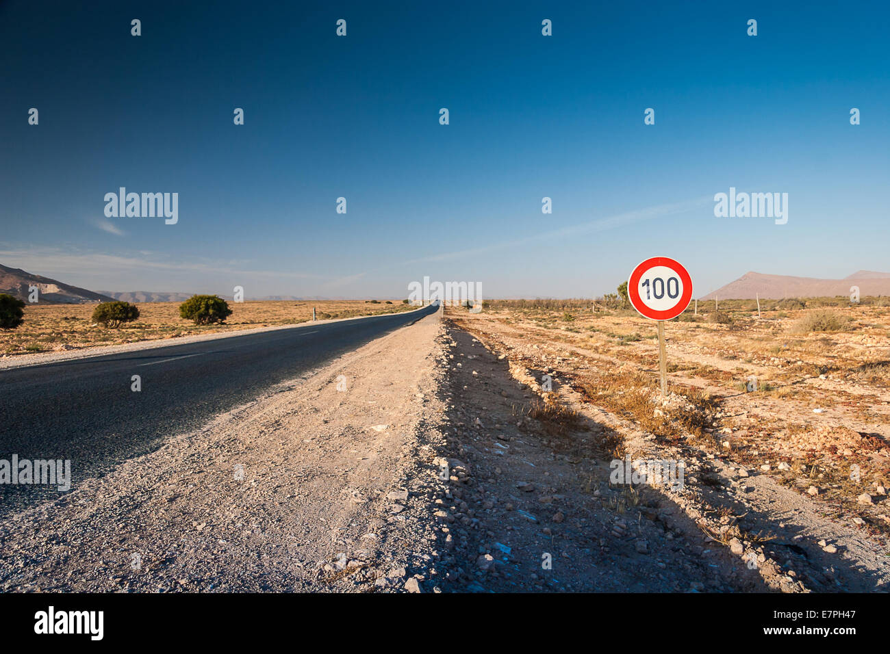 Road sign limit speed hi-res stock photography and images - Alamy