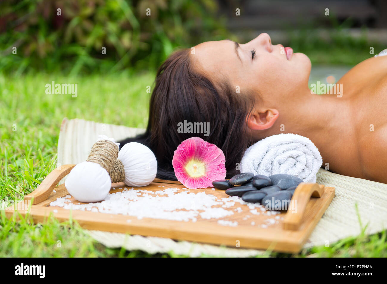 Relax spa woman massage hi-res stock photography and images - Alamy