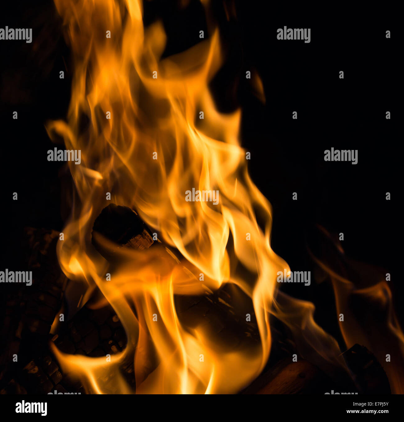 Fire in fireplace winter hi-res stock photography and images - Alamy