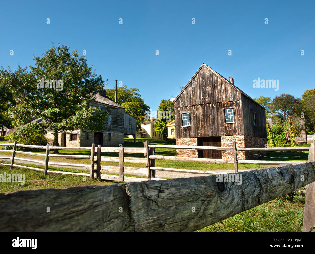 Old country barns hi-res stock photography and images - Alamy