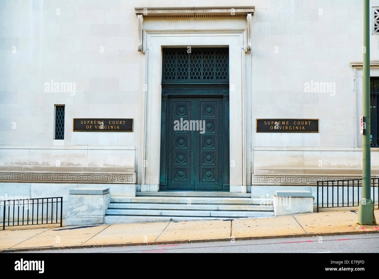Virginia court judge hi-res stock photography and images - Alamy
