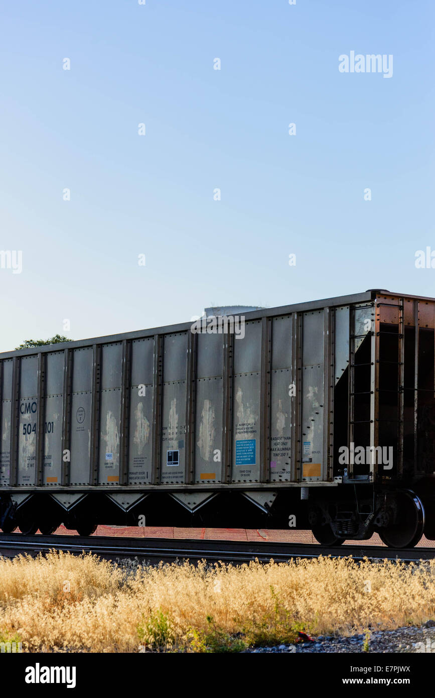 Tracks and cars hi-res stock photography and images - Alamy