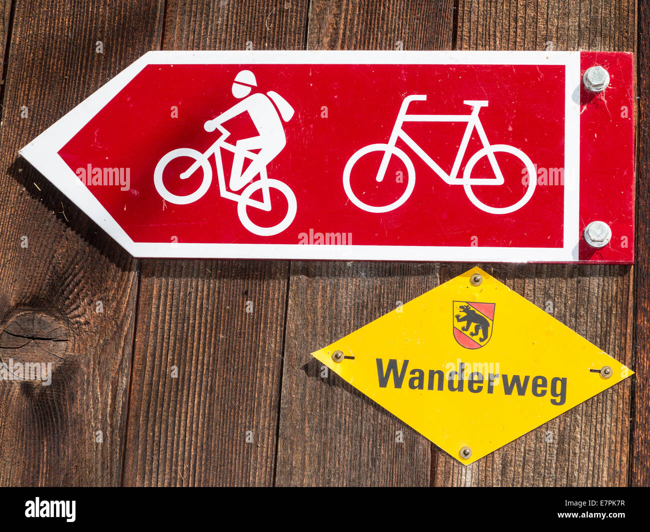 Hiking route sign hi-res stock photography and images - Alamy