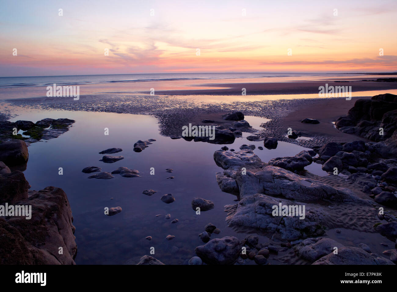 Dusk at Rest Bay, Porthcawl, Bridgend, South Wales Stock Photo - Alamy