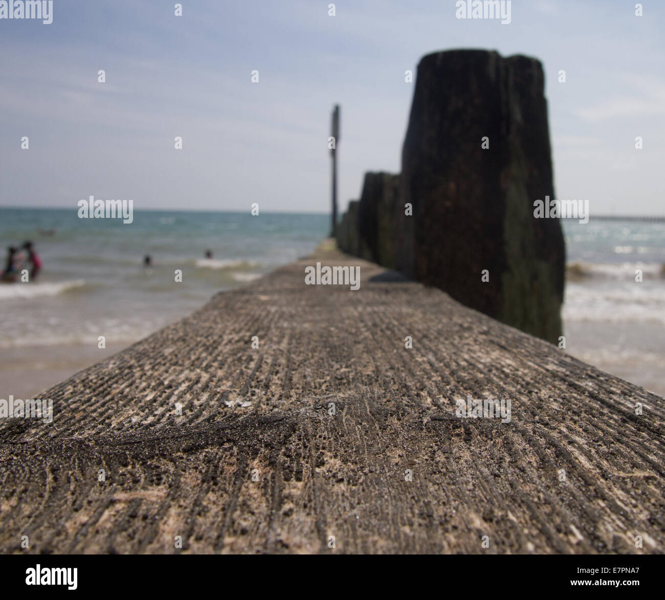 Wooden sea defense hi-res stock photography and images - Alamy