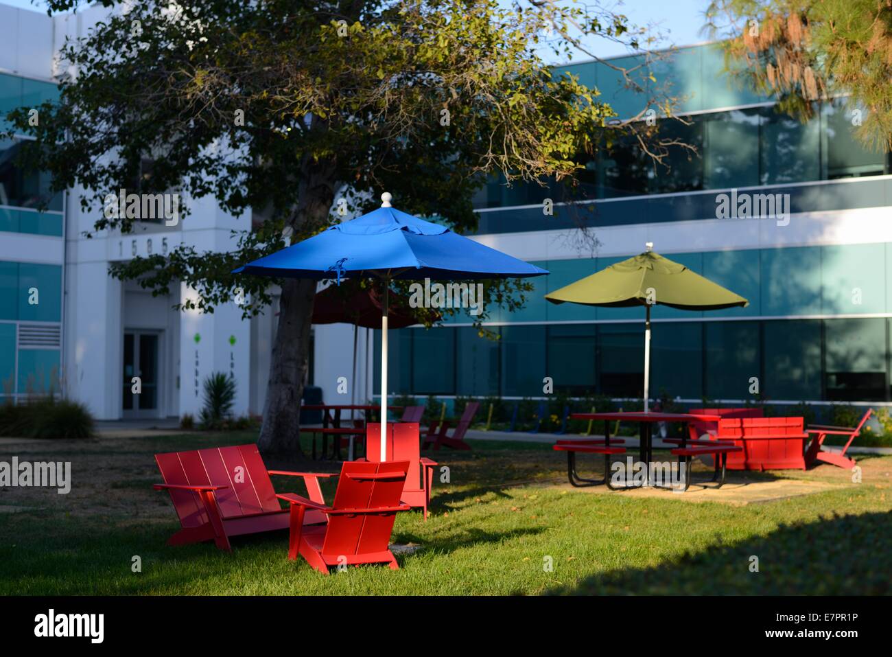 The Googleplex campus at the worldwide headquarters in Silicon Valley ...
