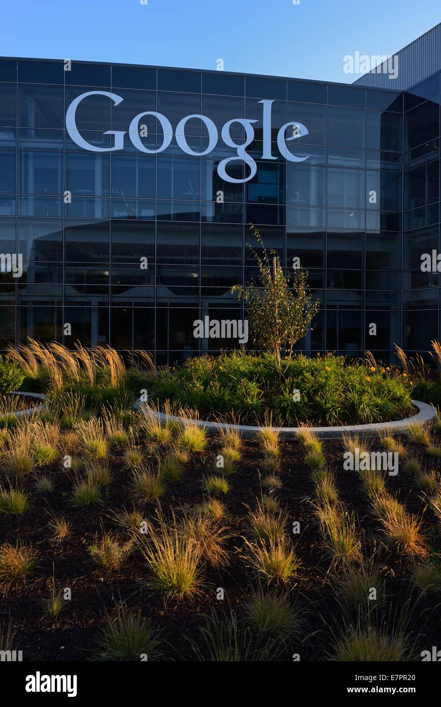 The Googleplex campus at the worldwide headquarters in Silicon Valley ...