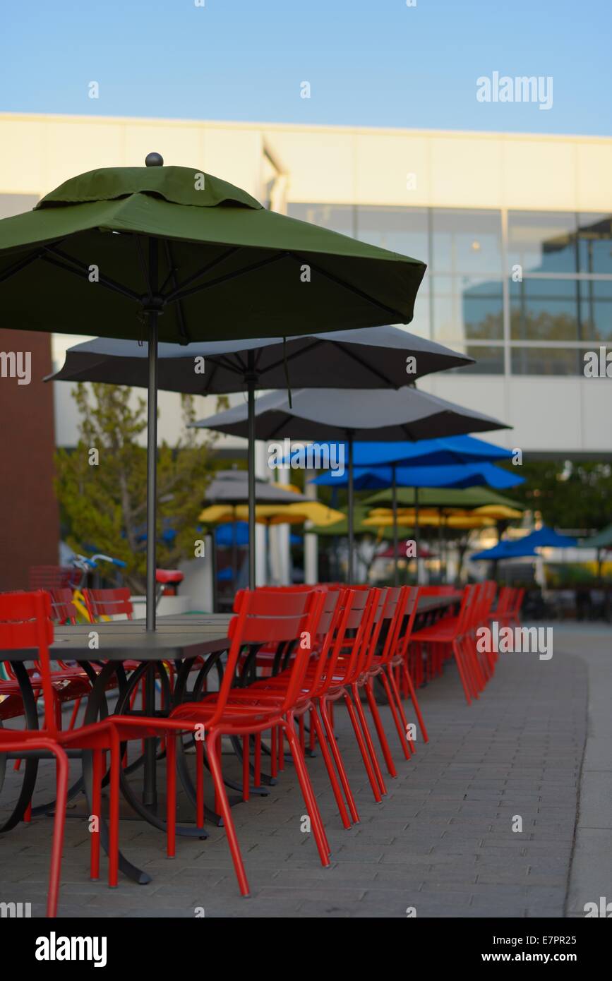 The Googleplex campus at the worldwide headquarters in Silicon Valley ...