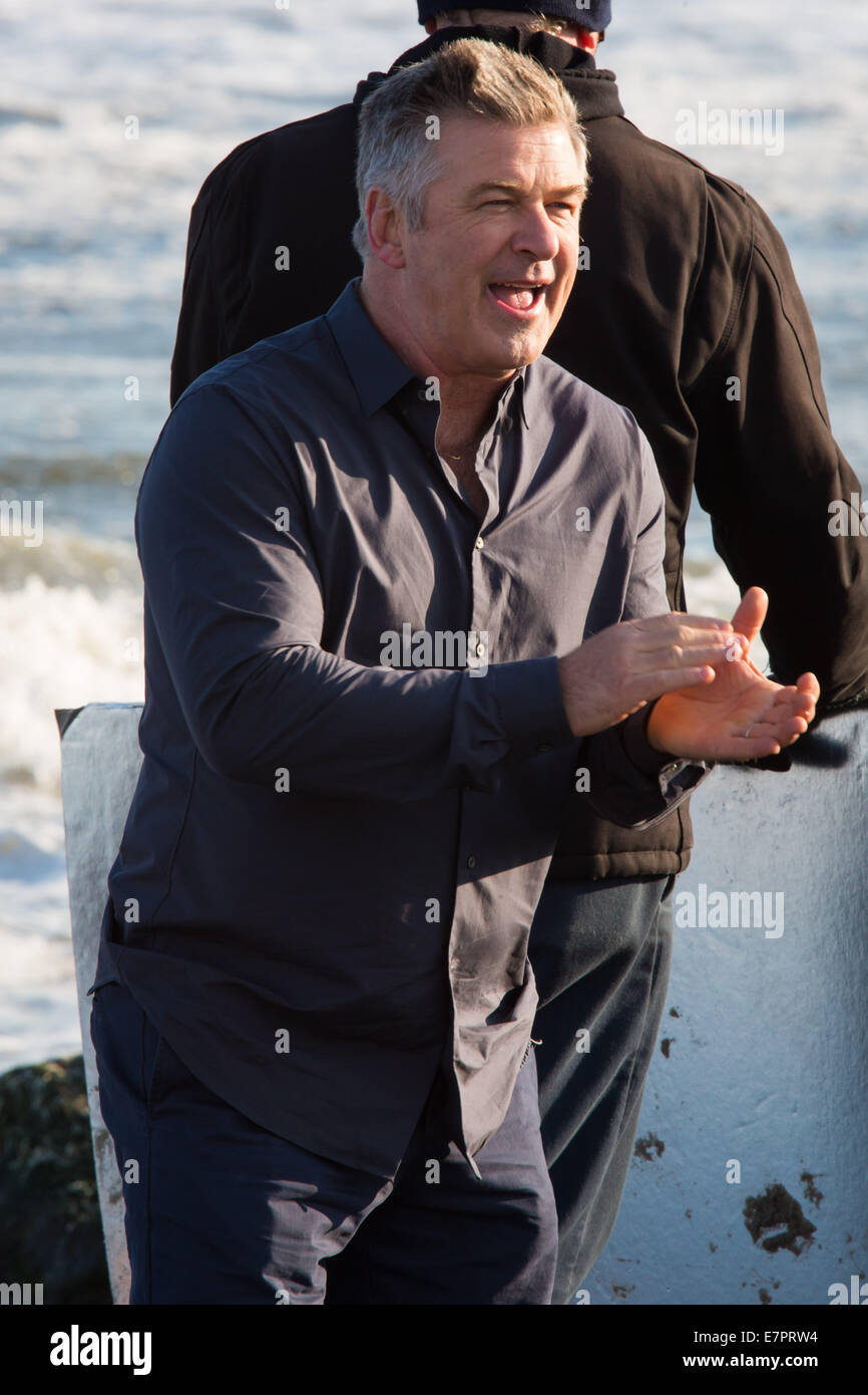 Alec Baldwin and Julianne Moore on the set of "Still Alice" on Long ...