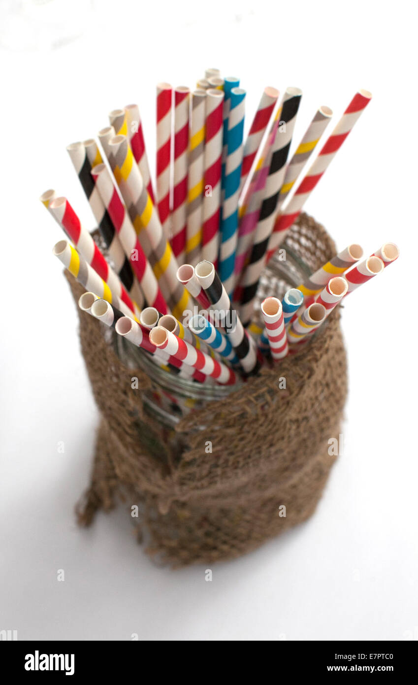 Colour paper straws hi-res stock photography and images - Alamy