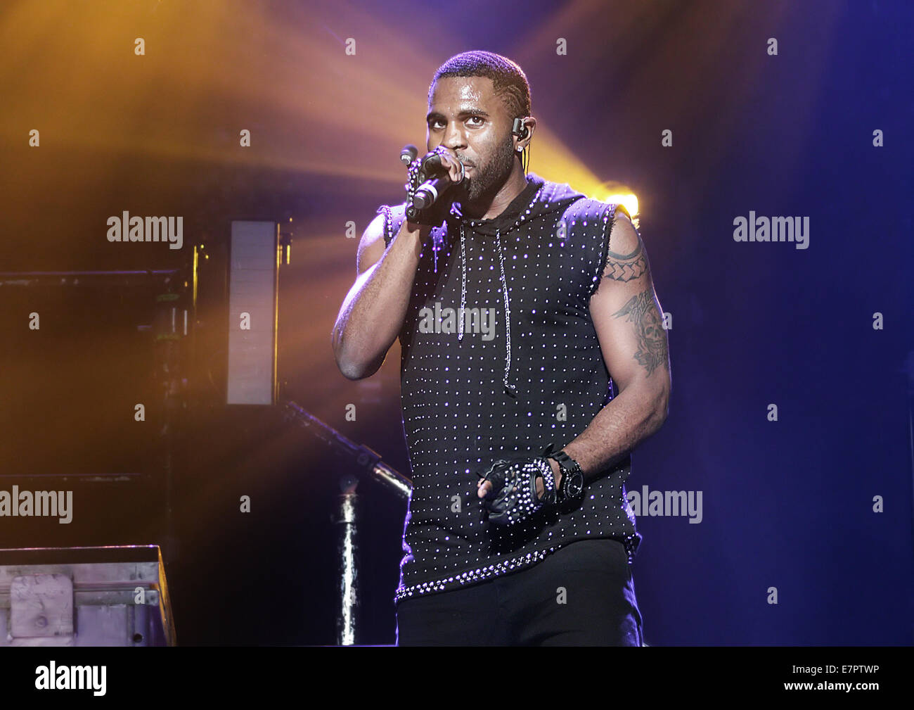 Jason Derulo performing live on stage at Manchester O2 Apollo Featuring ...