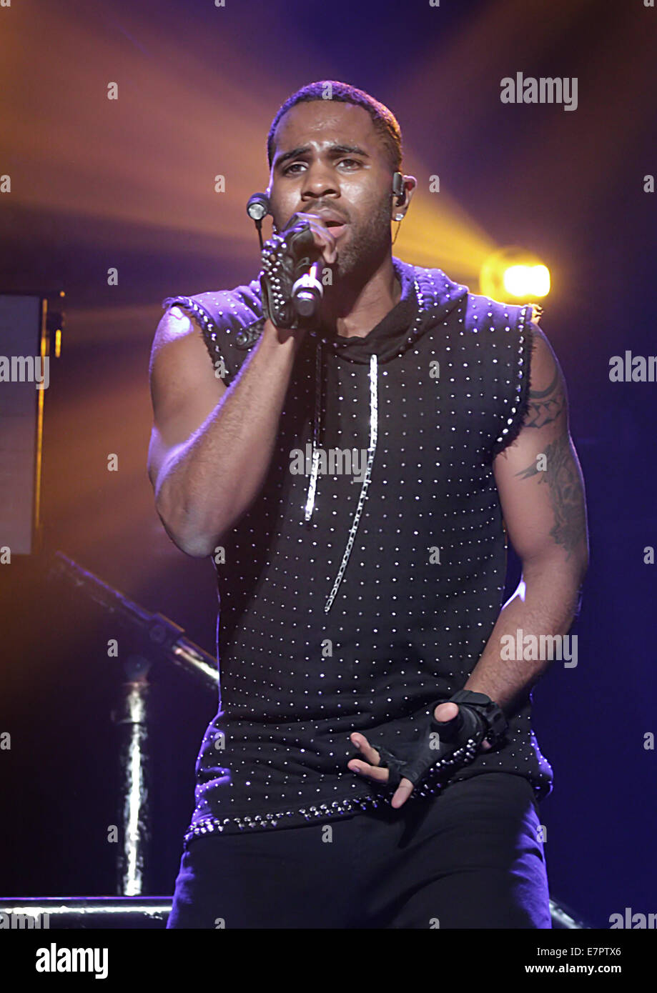 Jason Derulo performing live on stage at Manchester O2 Apollo Featuring ...