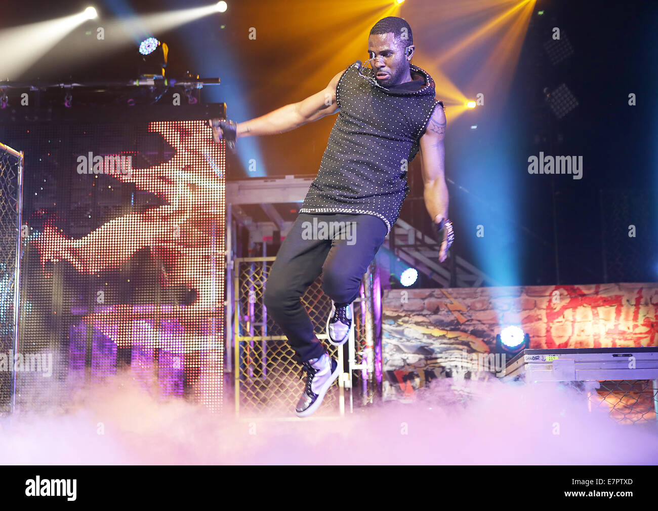 Jason Derulo performing live on stage at Manchester O2 Apollo Featuring ...