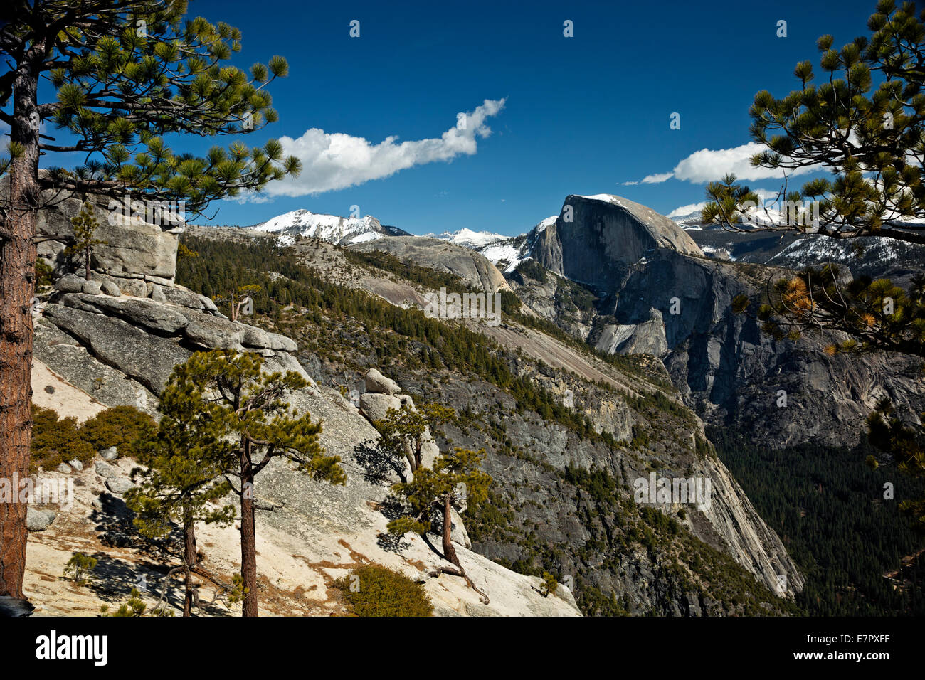CA02271-00...CALIFORNIA - Half Dome and North Dome from Yosemite Point ...