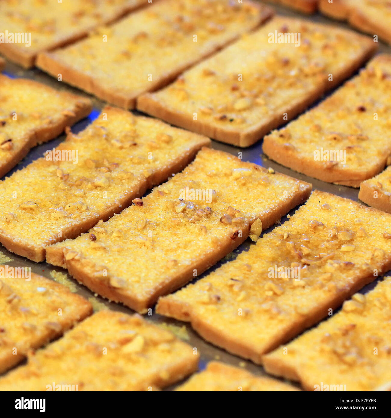 Roll cracker hi-res stock photography and images - Alamy
