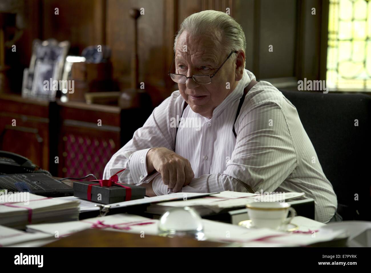 Suspendres hi-res stock photography and images - Alamy