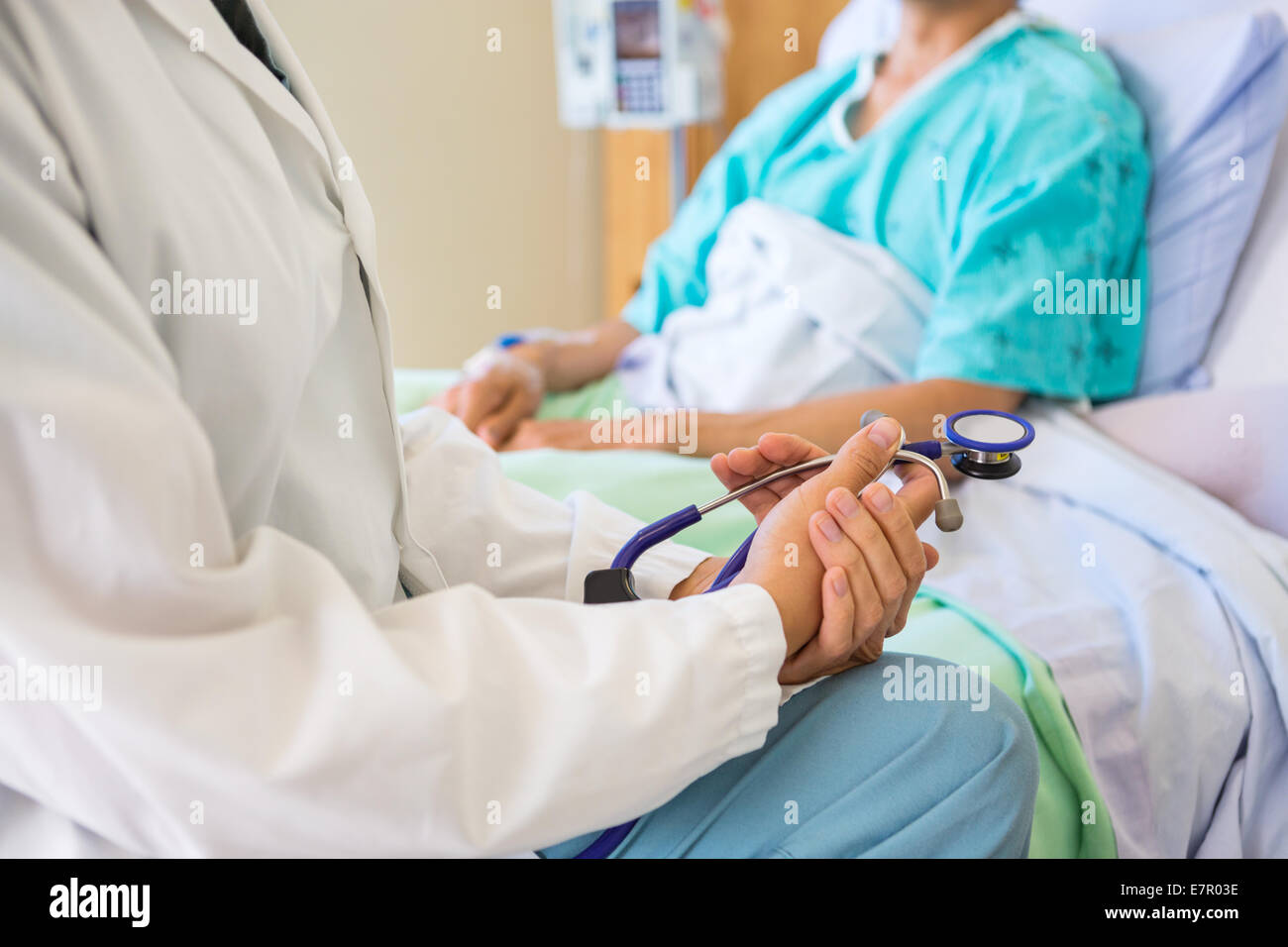 Asian girl sitting on hospital hi-res stock photography and images - Alamy