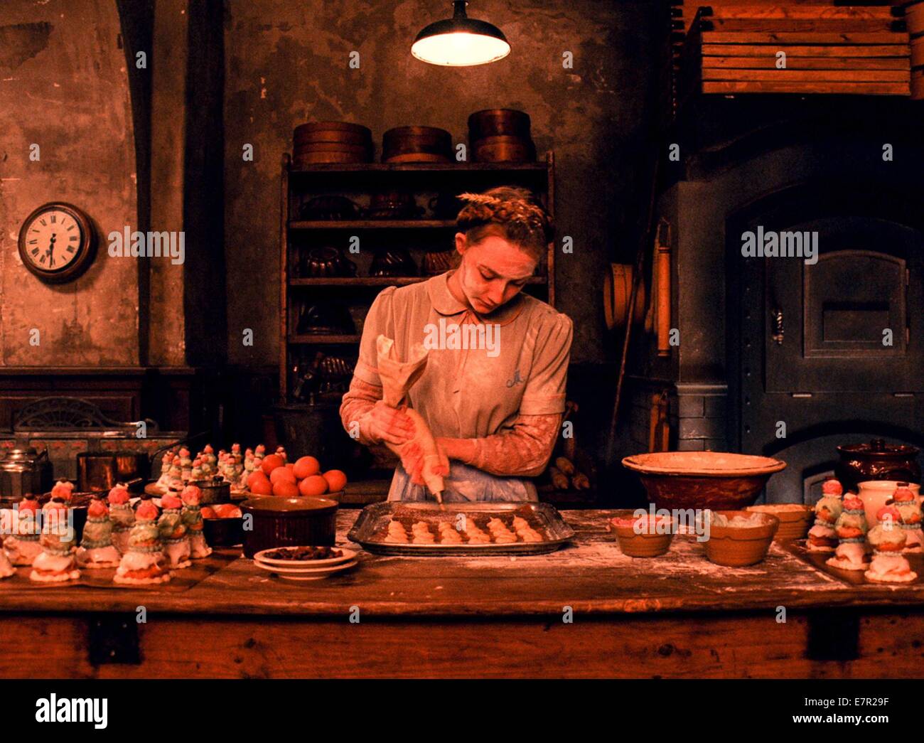 Wes anderson saoirse ronan hi-res stock photography and images - Alamy