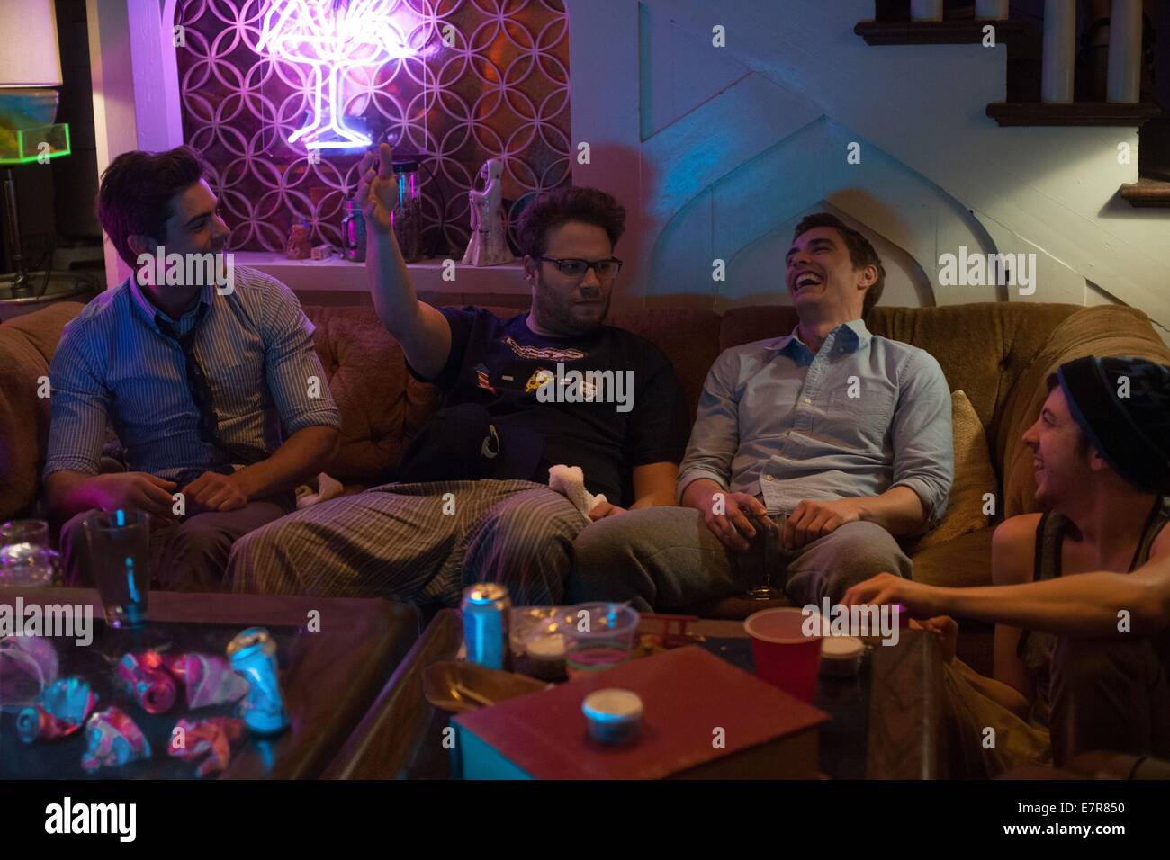 Neighbours Year : 2014 USA Director : Nicholas Stoller Zac Efron, Seth ...