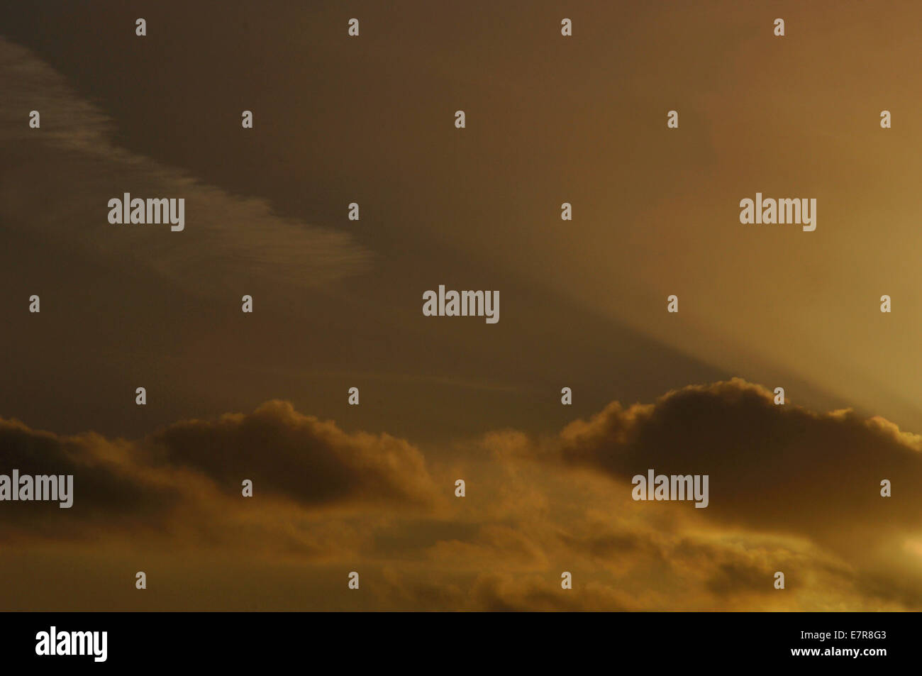 Sunset sunbeams hi-res stock photography and images - Alamy