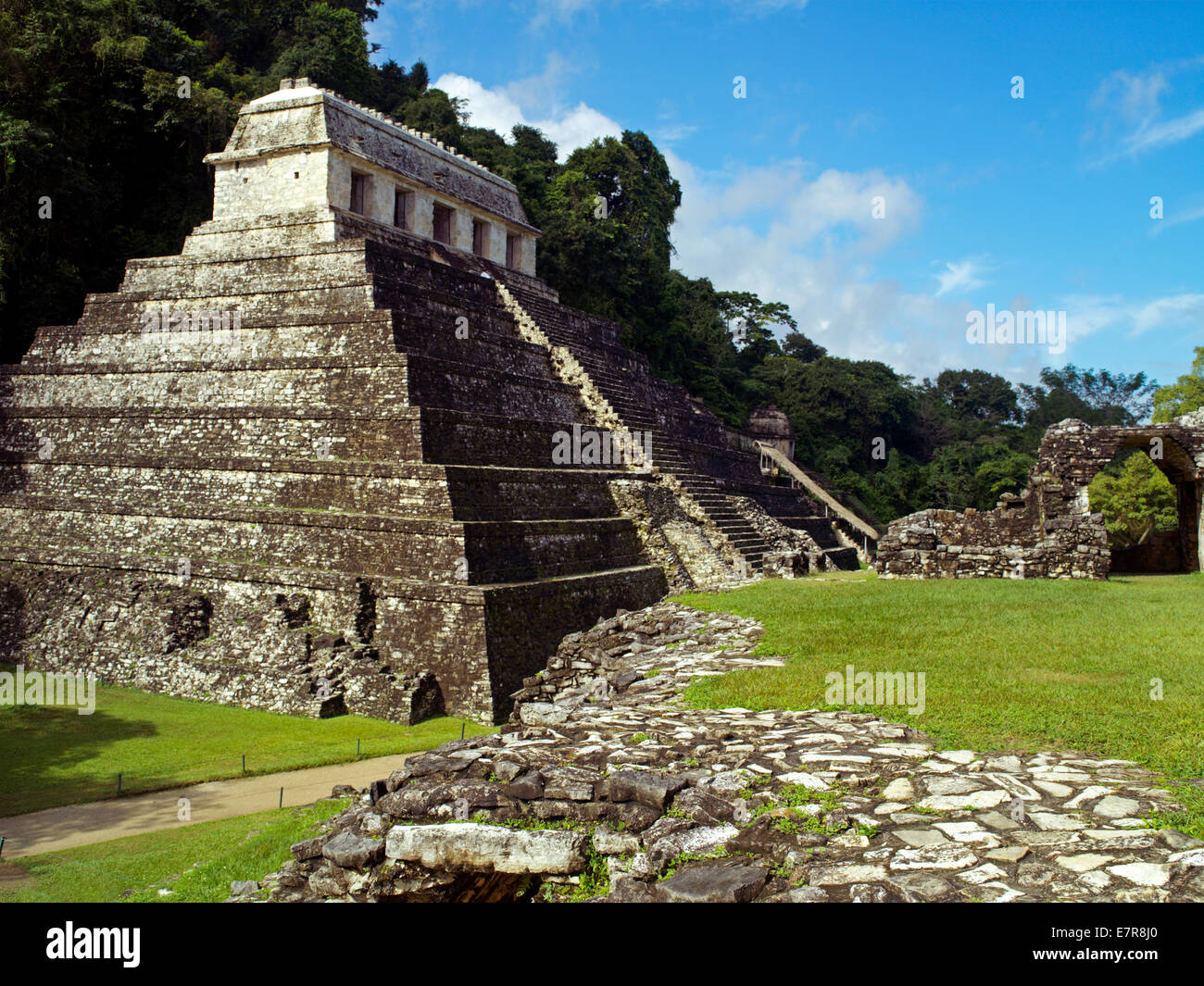 Templo de las inscripciones palenque hi-res stock photography and ...