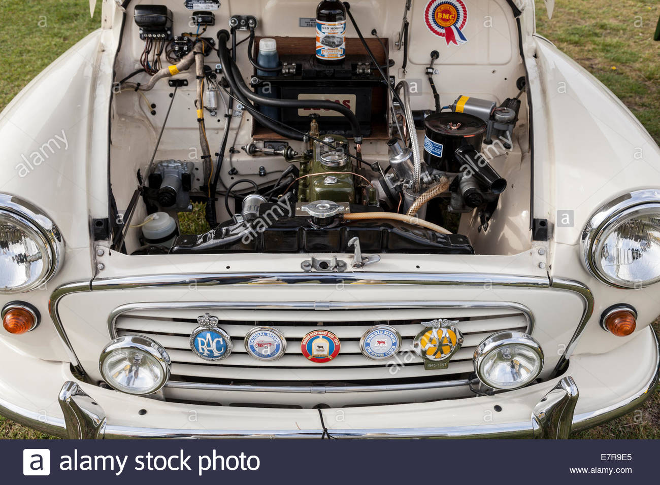 Engine Bay Stock Photos & Engine Bay Stock Images - Alamy