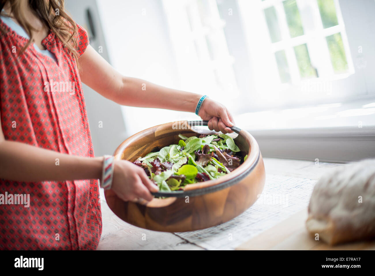 Family dining table together house hi-res stock photography and images ...