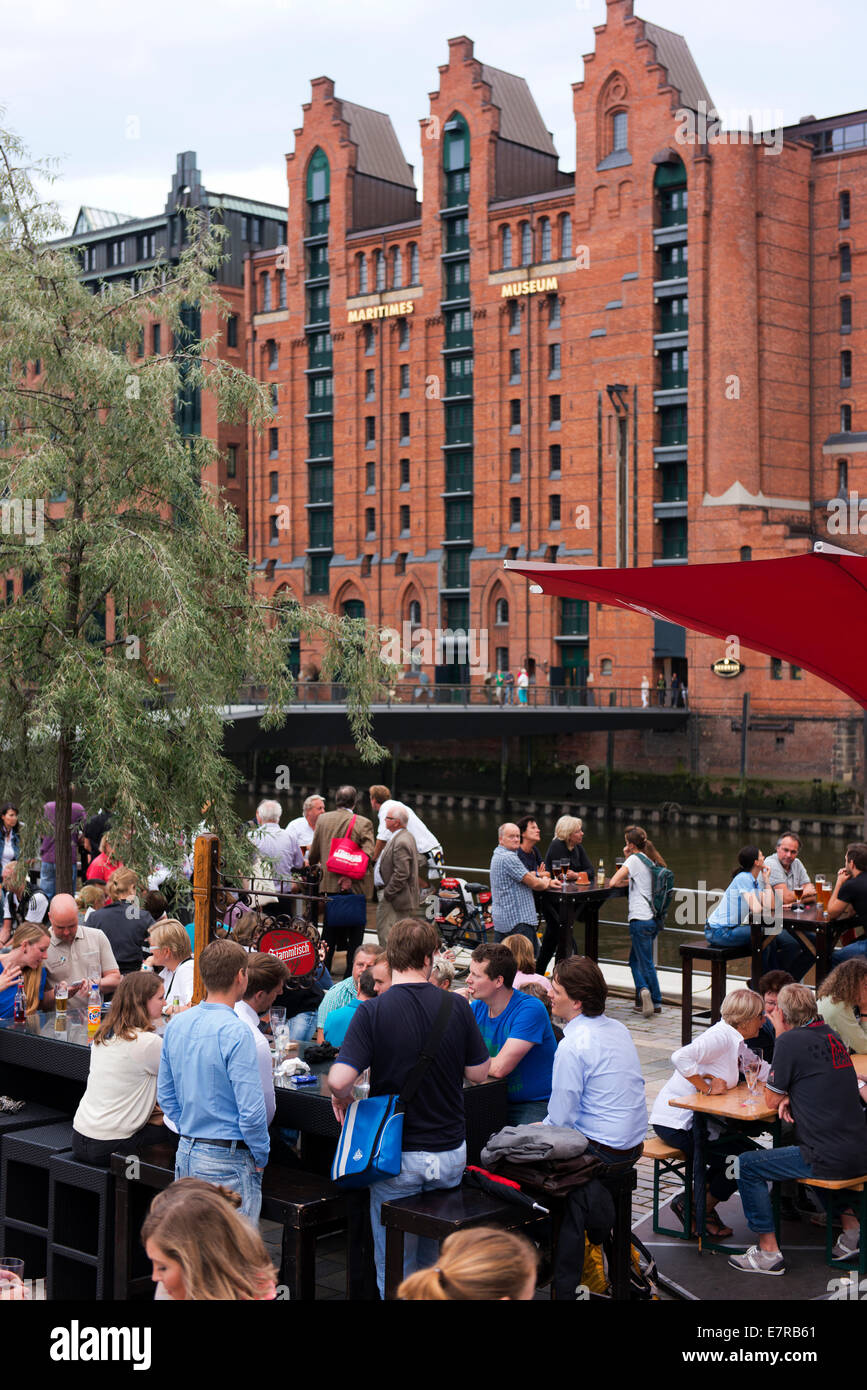 People eating and drinking at Hamburg's Duckstein Festival Stock Photo ...