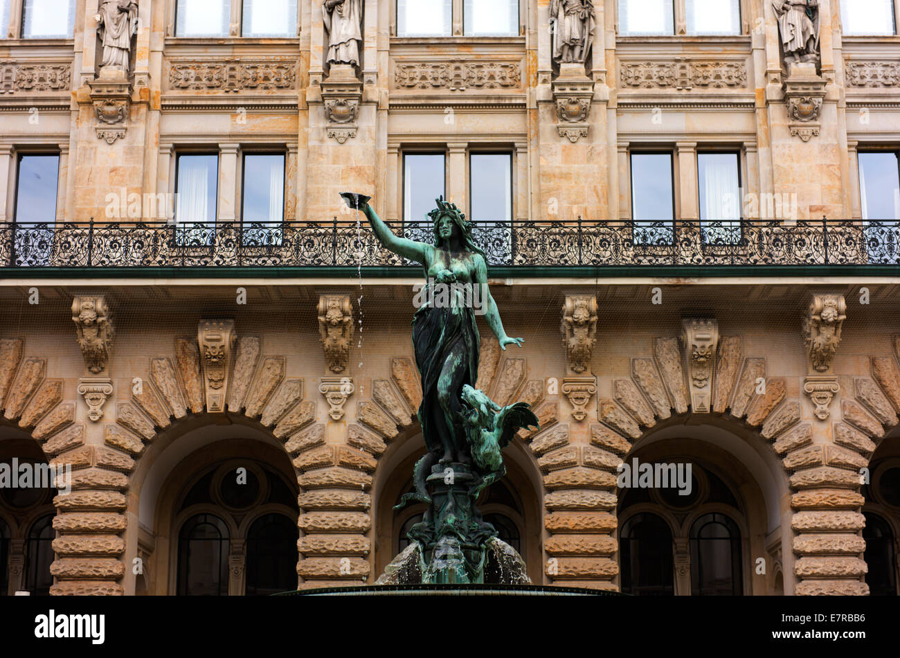 A statue and fountain in the Town Hall's internal courtyard Stock Photo ...