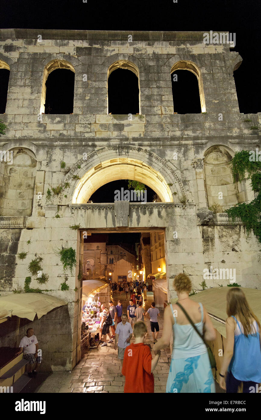 Silver gate hi-res stock photography and images - Alamy