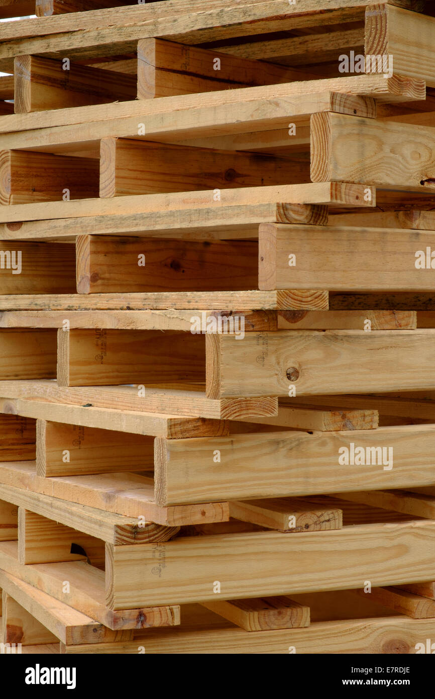 Wooden Pallet Sculpture Stock Photo - Alamy