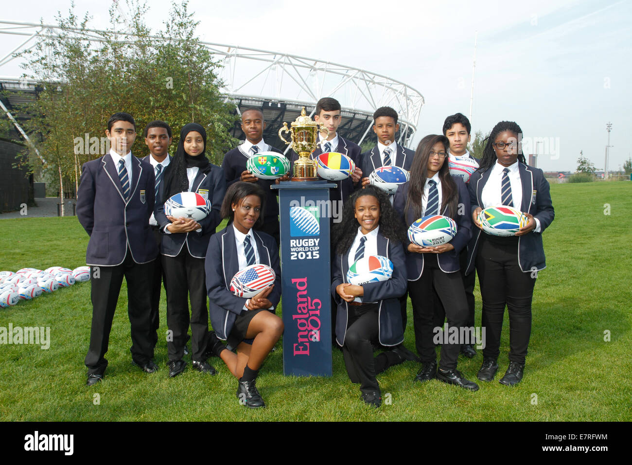 London, UK. 23rd September 2014. Local children from Chobham Academy ...