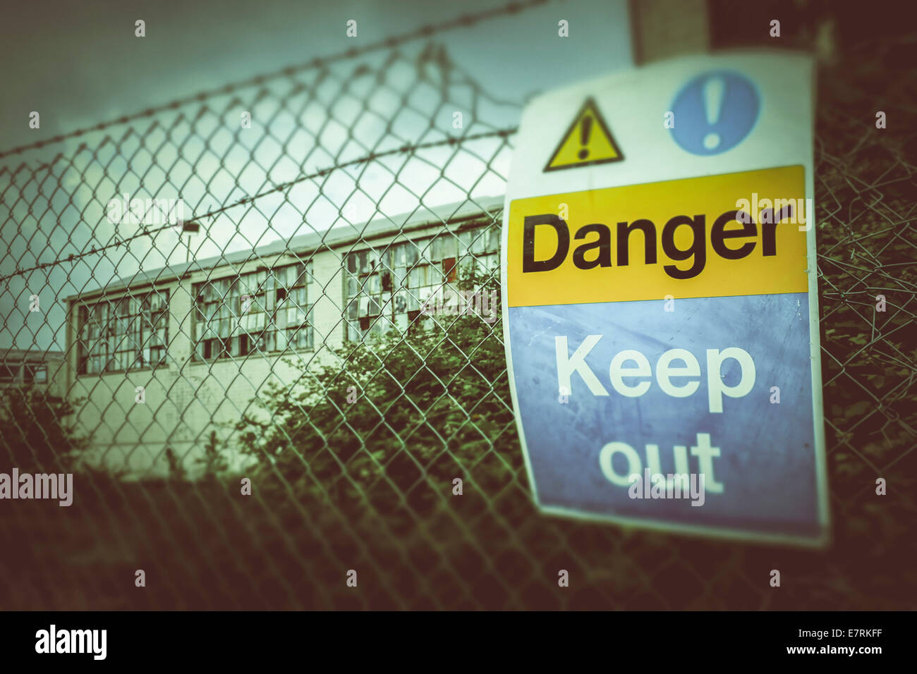 Keep out sign chain hi-res stock photography and images - Alamy