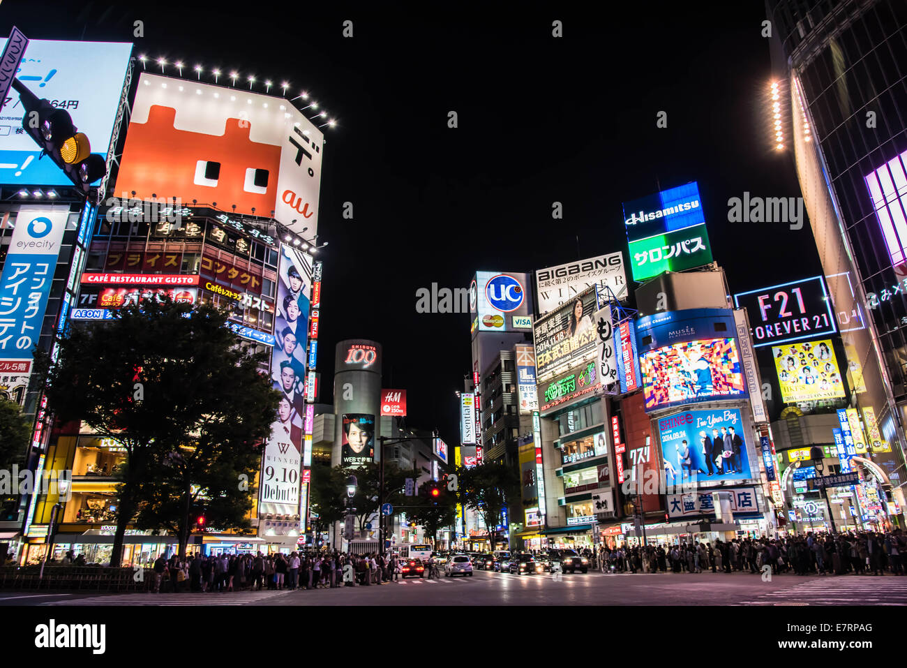 Shibuya crossing sign hi-res stock photography and images - Alamy