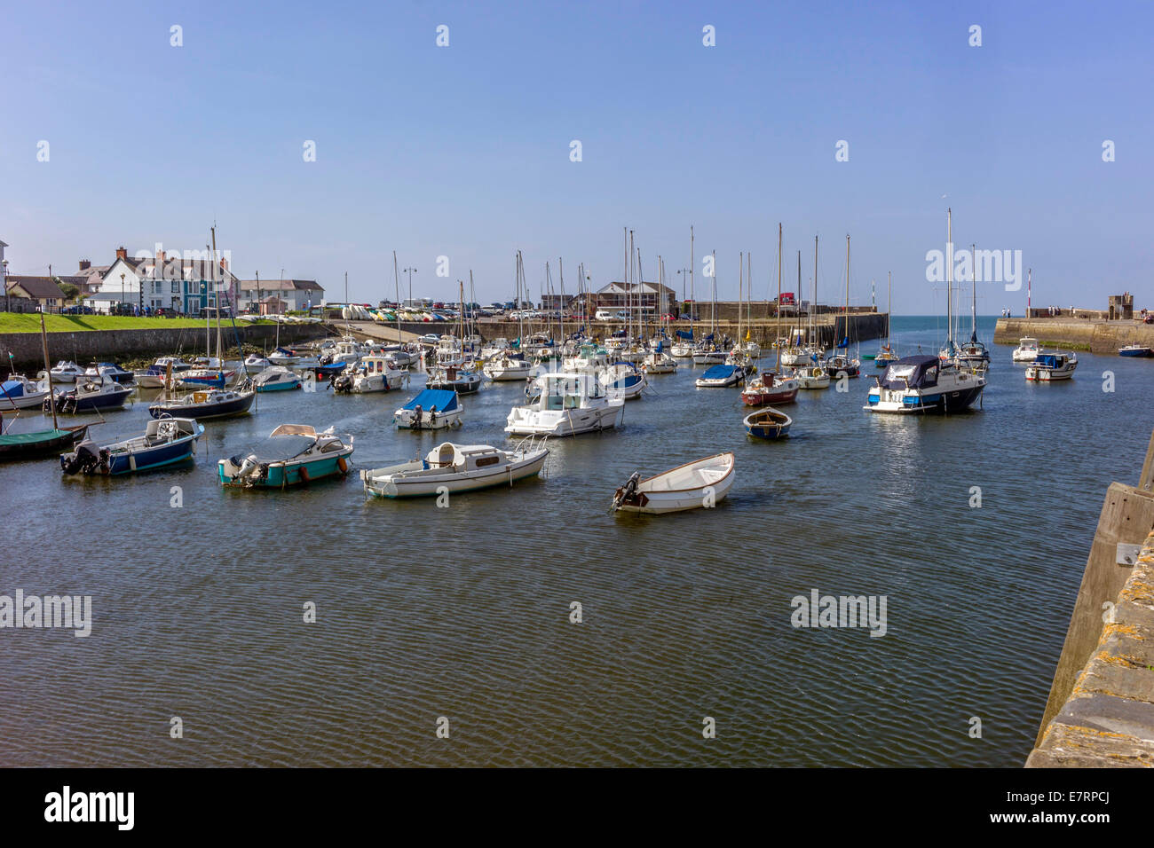 Aberaeron harbour ceridigion hi-res stock photography and images - Alamy
