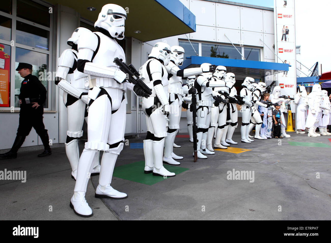 Star Wars Stormtroopers of the 501st Legion, German Garrison, Legoland ...