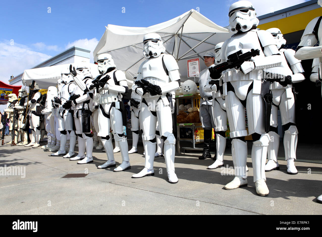 Star Wars Stormtroopers of the 501st Legion, German Garrison, Legoland ...