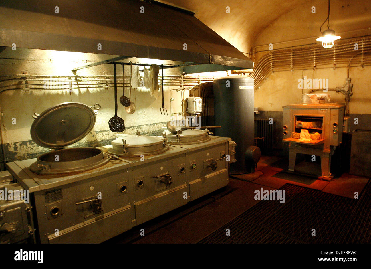 Bitche, France. 13th Aug, 2008. View of a kitchen in Fort Simserhof, a ...