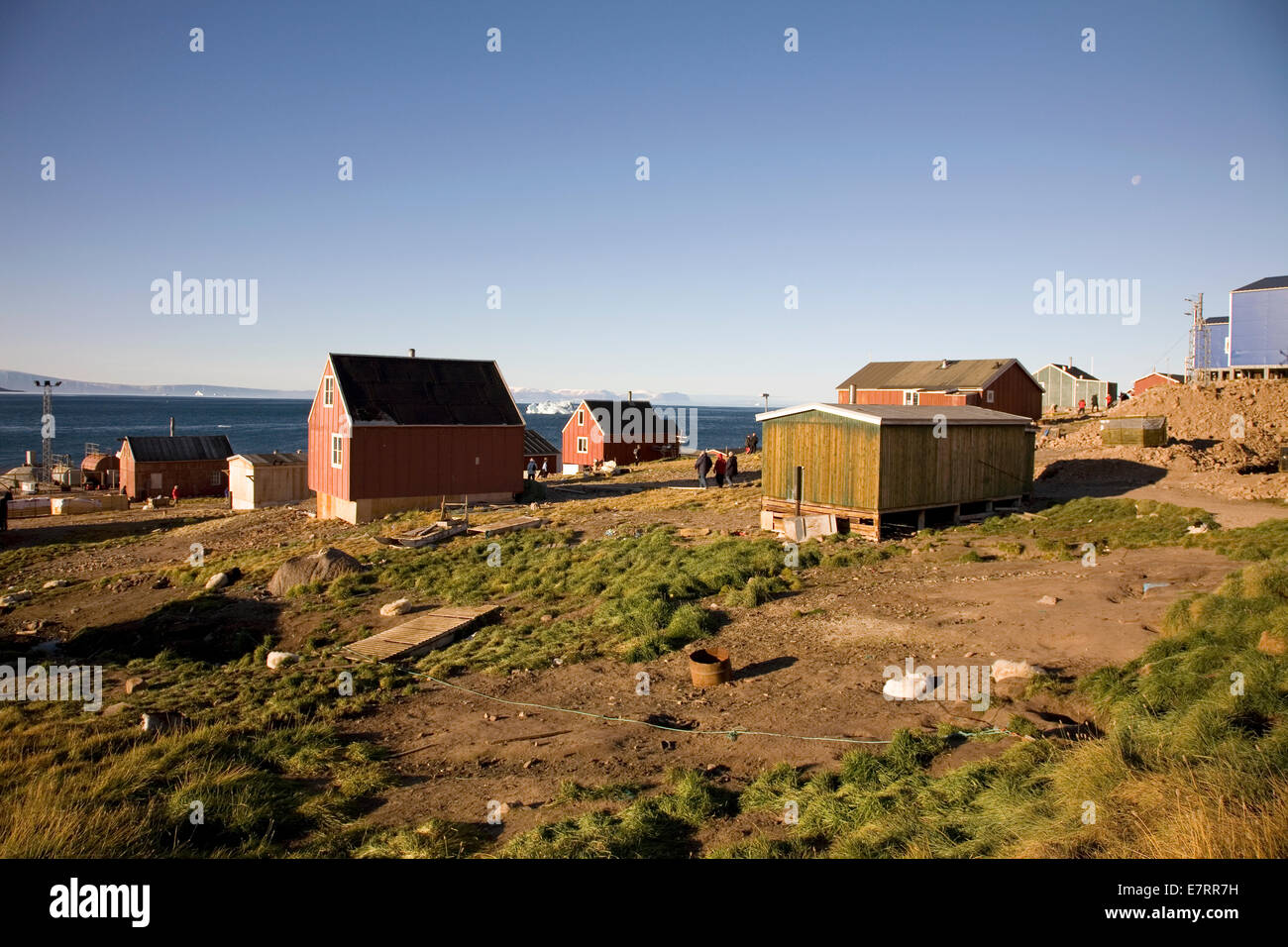 Worlds northernmost settlement hi-res stock photography and images - Alamy