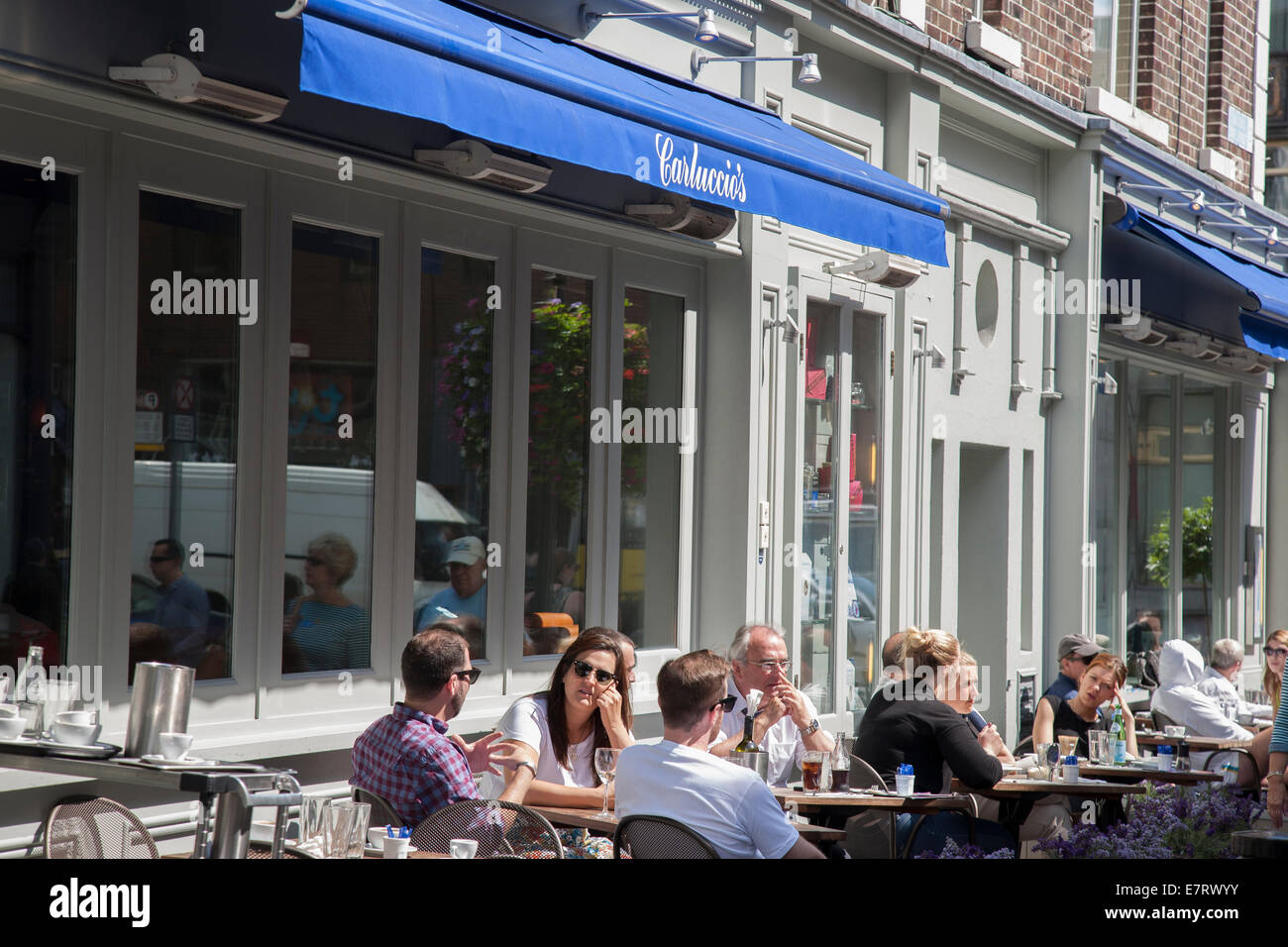 Carluccios cafe hi-res stock photography and images - Alamy