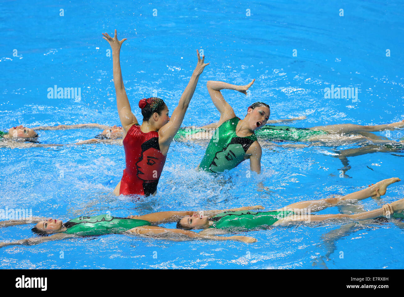 Synchronized swimming korea hi-res stock photography and images - Alamy