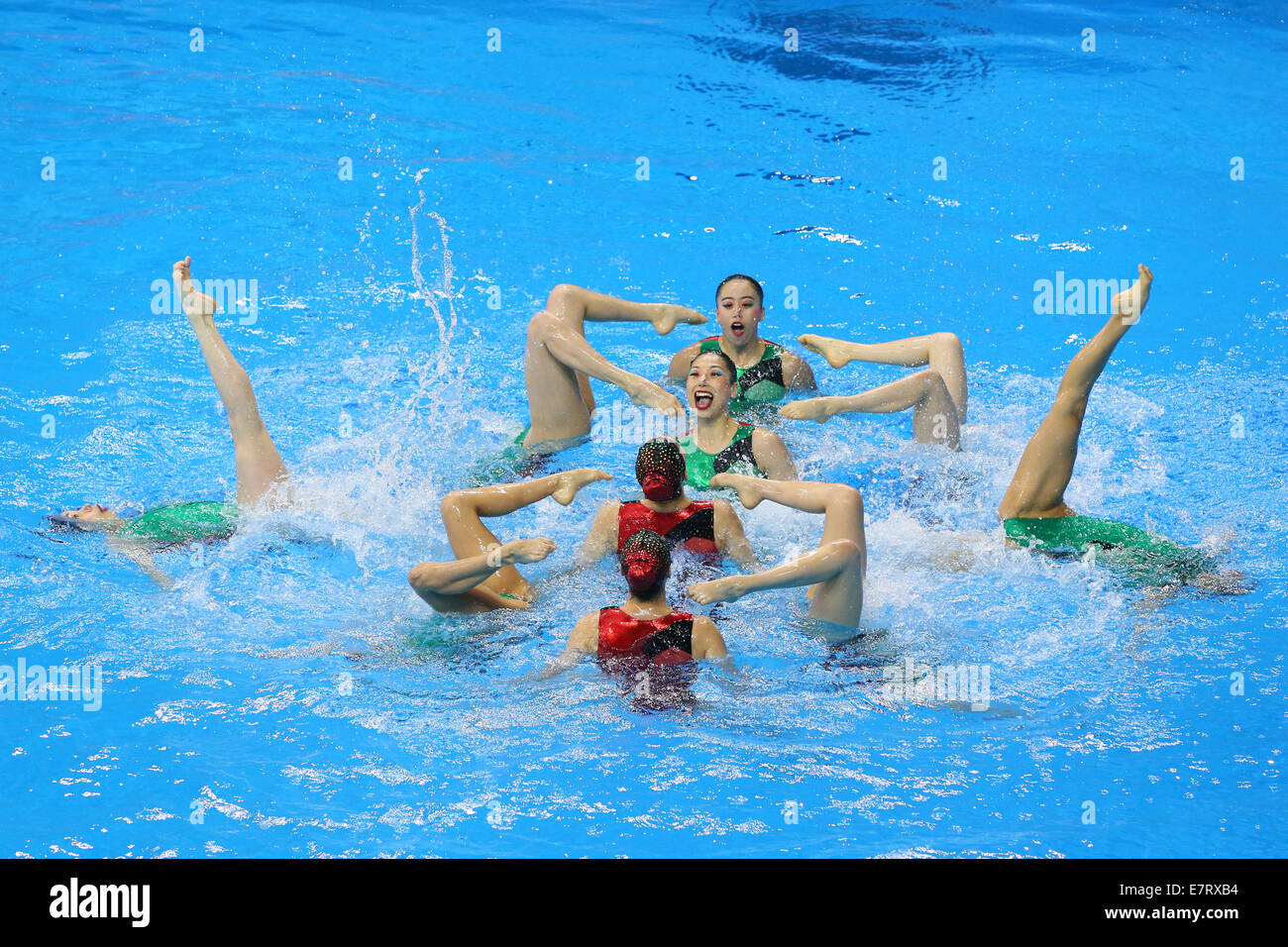 Synchronized swimming korea hi-res stock photography and images - Alamy