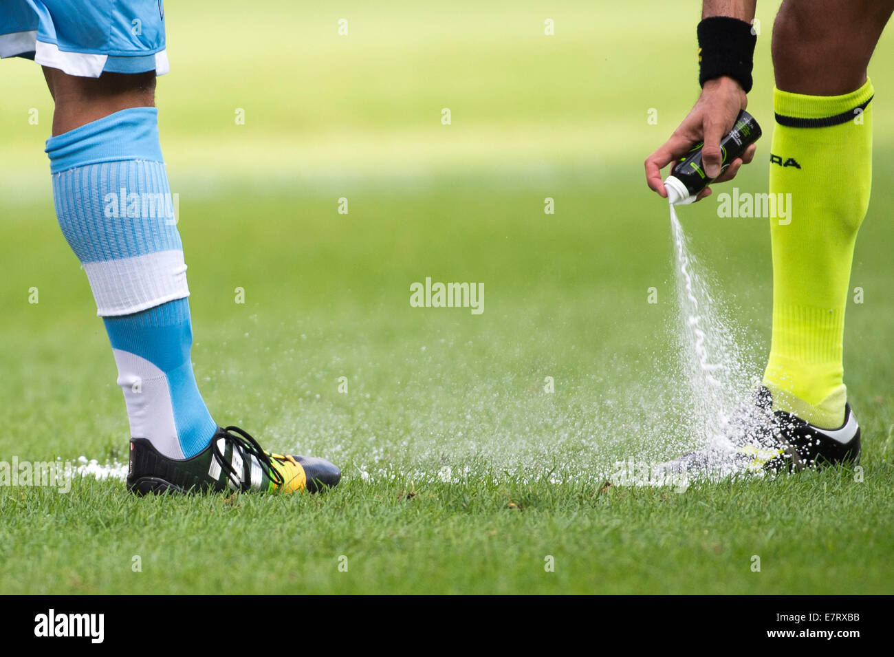 Referee spray High Resolution Stock Photography and Images - Alamy