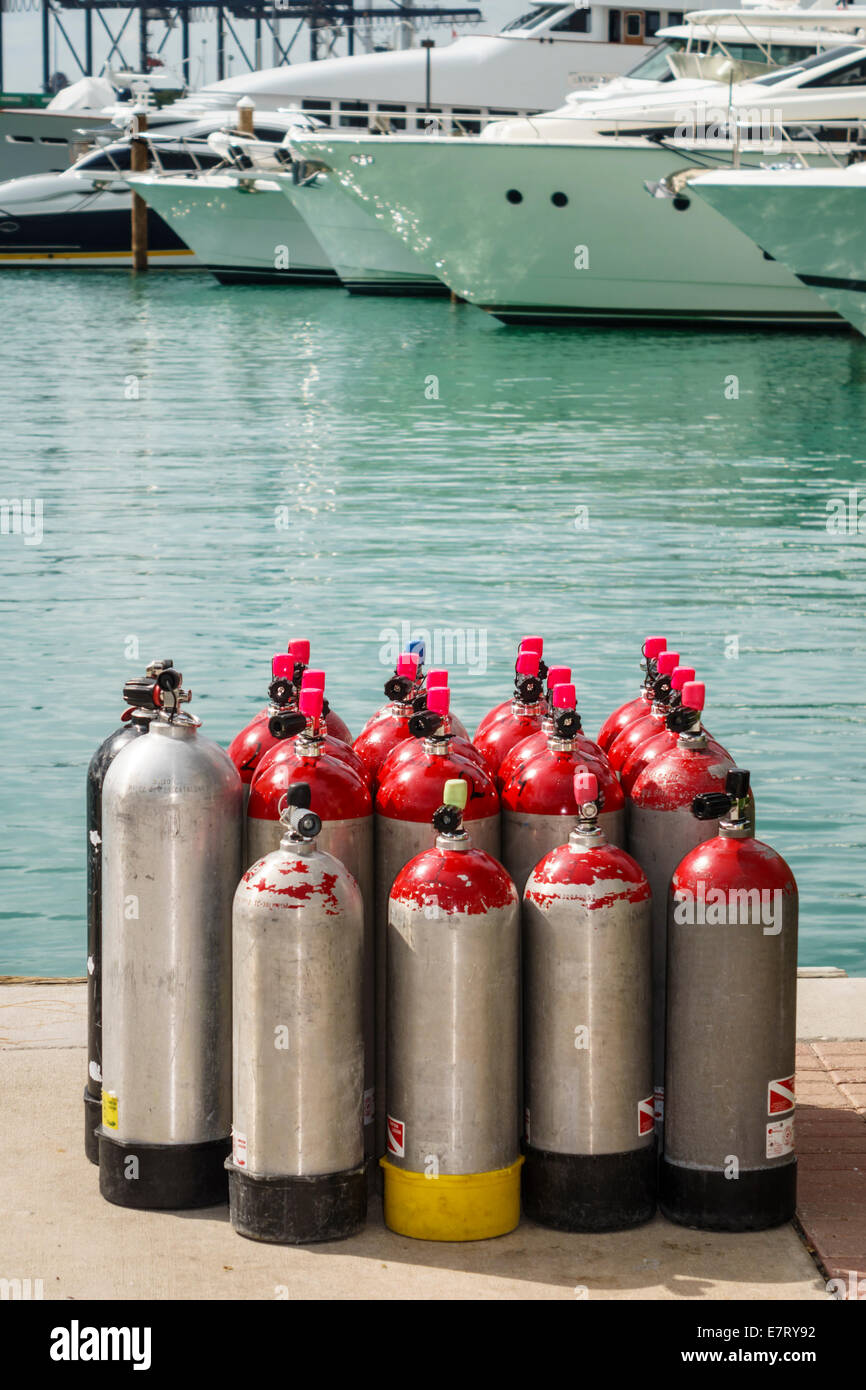 Oxygen tanks hi-res stock photography and images - Alamy