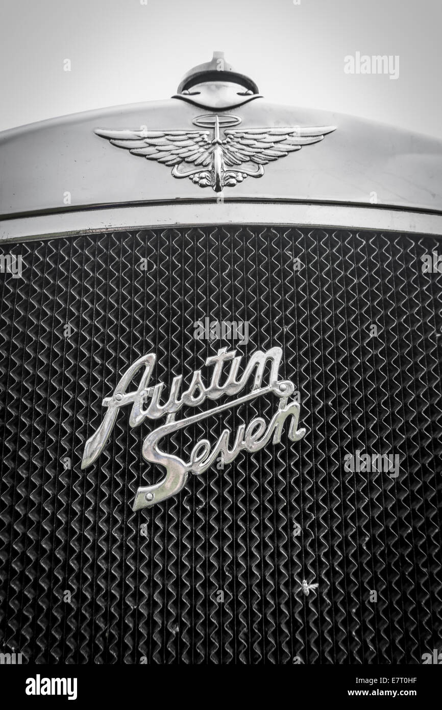 Austin car radiator grill hi-res stock photography and images - Alamy
