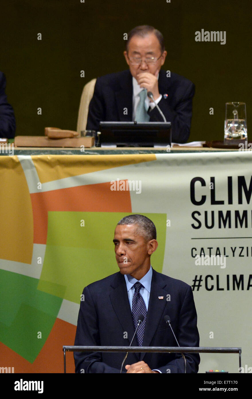 New York, USA. 23rd Sep, 2014. U.S. President Barack Obama(down) speaks ...