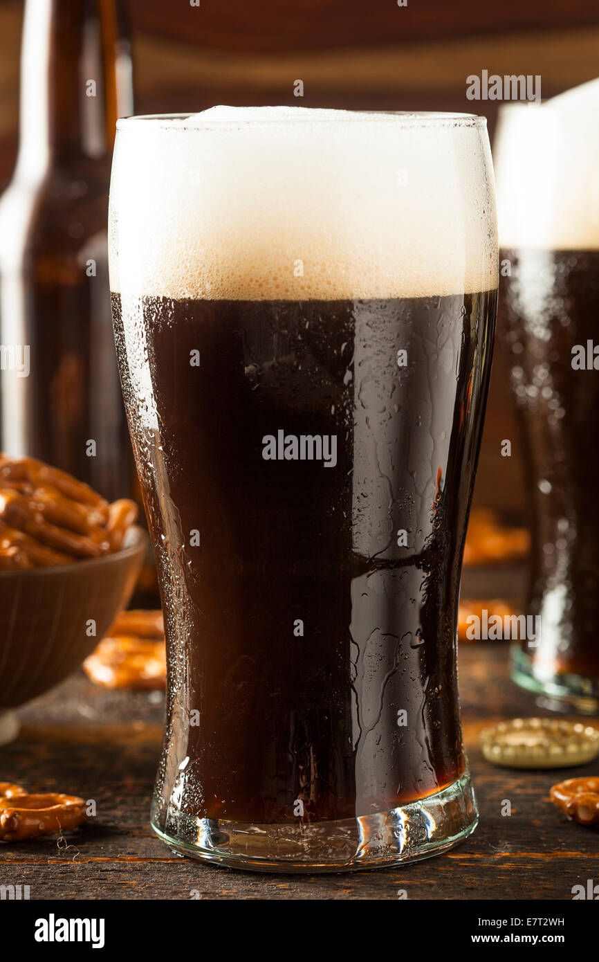 Refreshing Dark Stout Beer Ready to Drink Stock Photo - Alamy